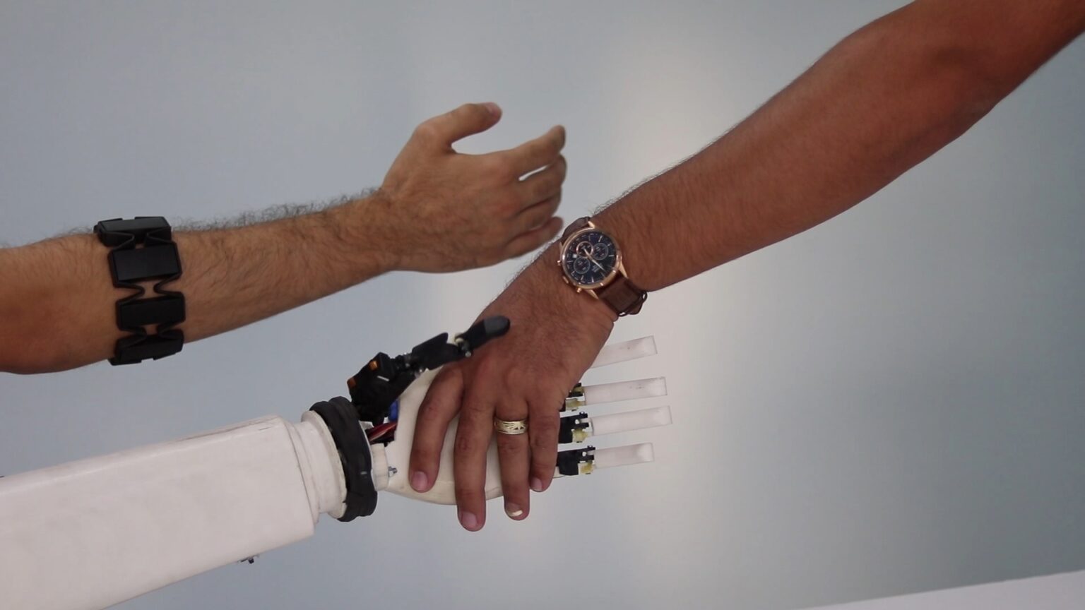 BİYONİK EL – ITECH Robotik